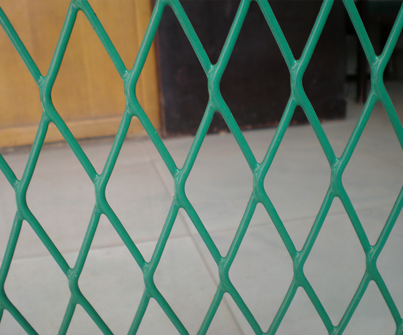 Mesh métallique élargi